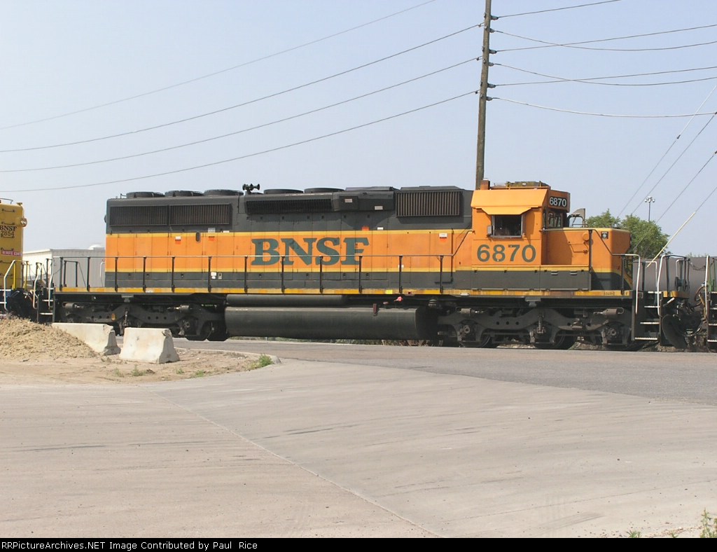 BNSF 6870